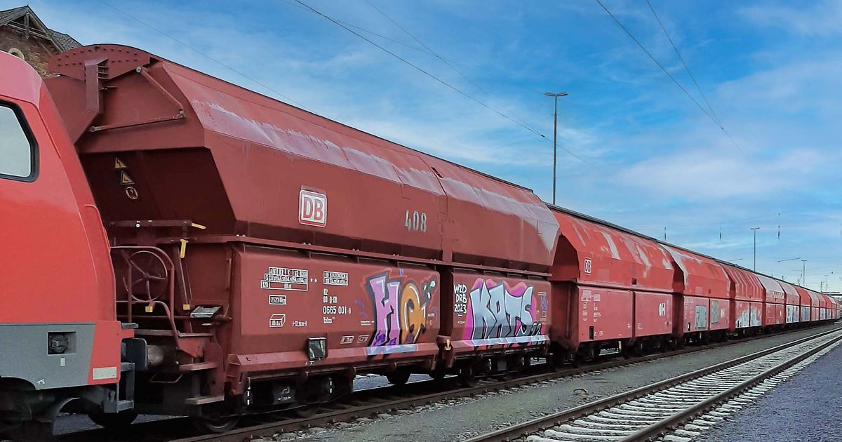 Block train concept to achieve climate protection target I DB Cargo