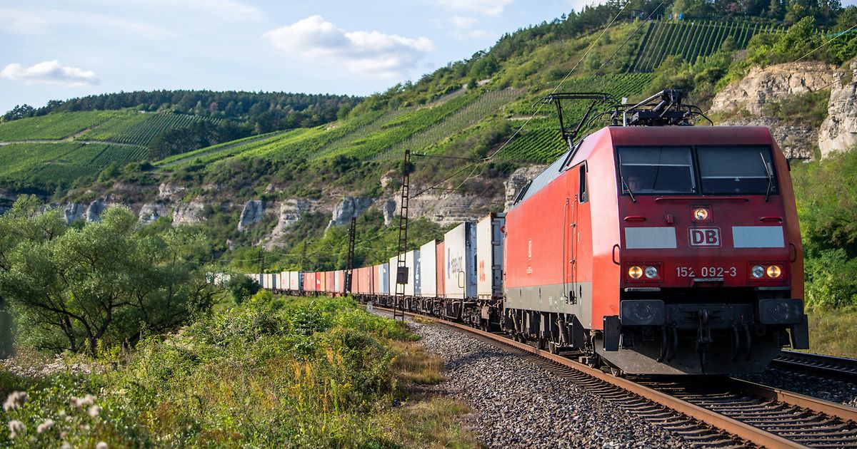 Eco-friendly freight transport